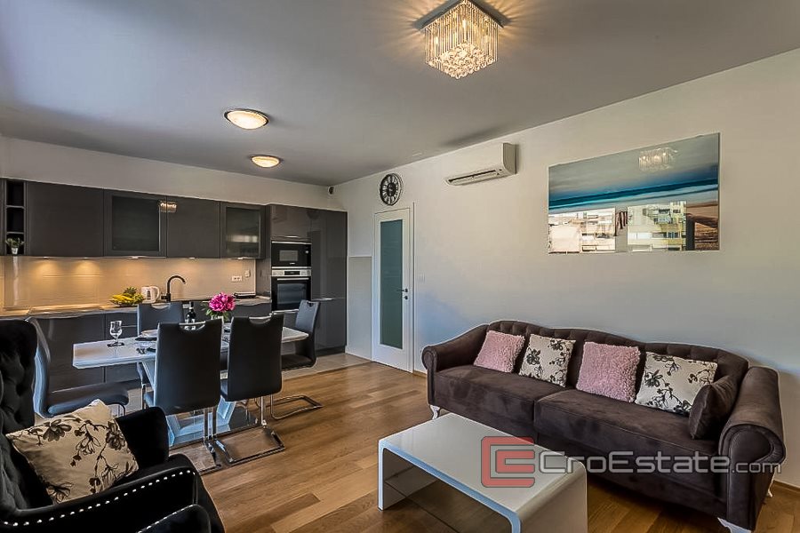 Hrvatska,Split - Trosoban stan u novogradnji