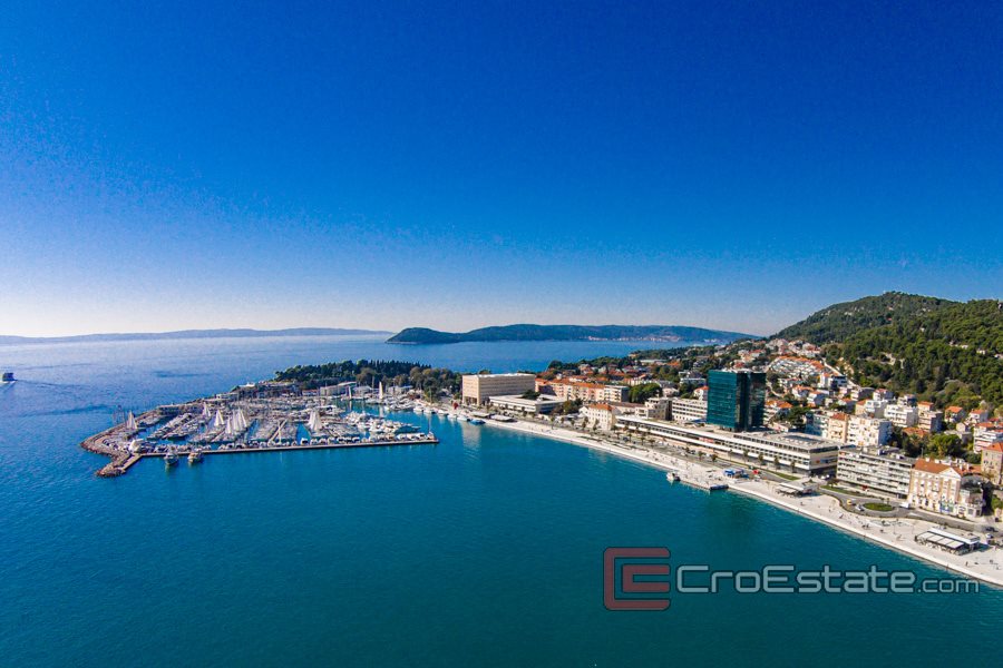 Croatia,Split - Zvončac - Spacious two-bedroom apartment with a sea view