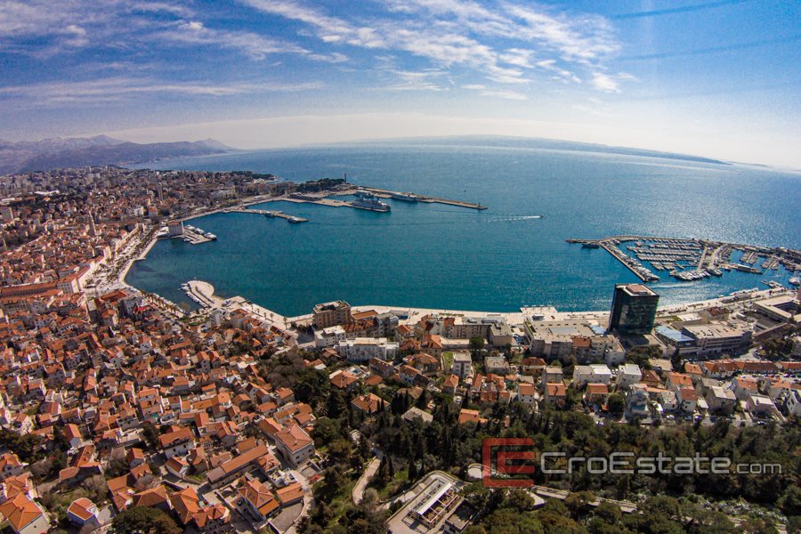 Croatia,Split - Zvončac - Spacious two-bedroom apartment with a sea view