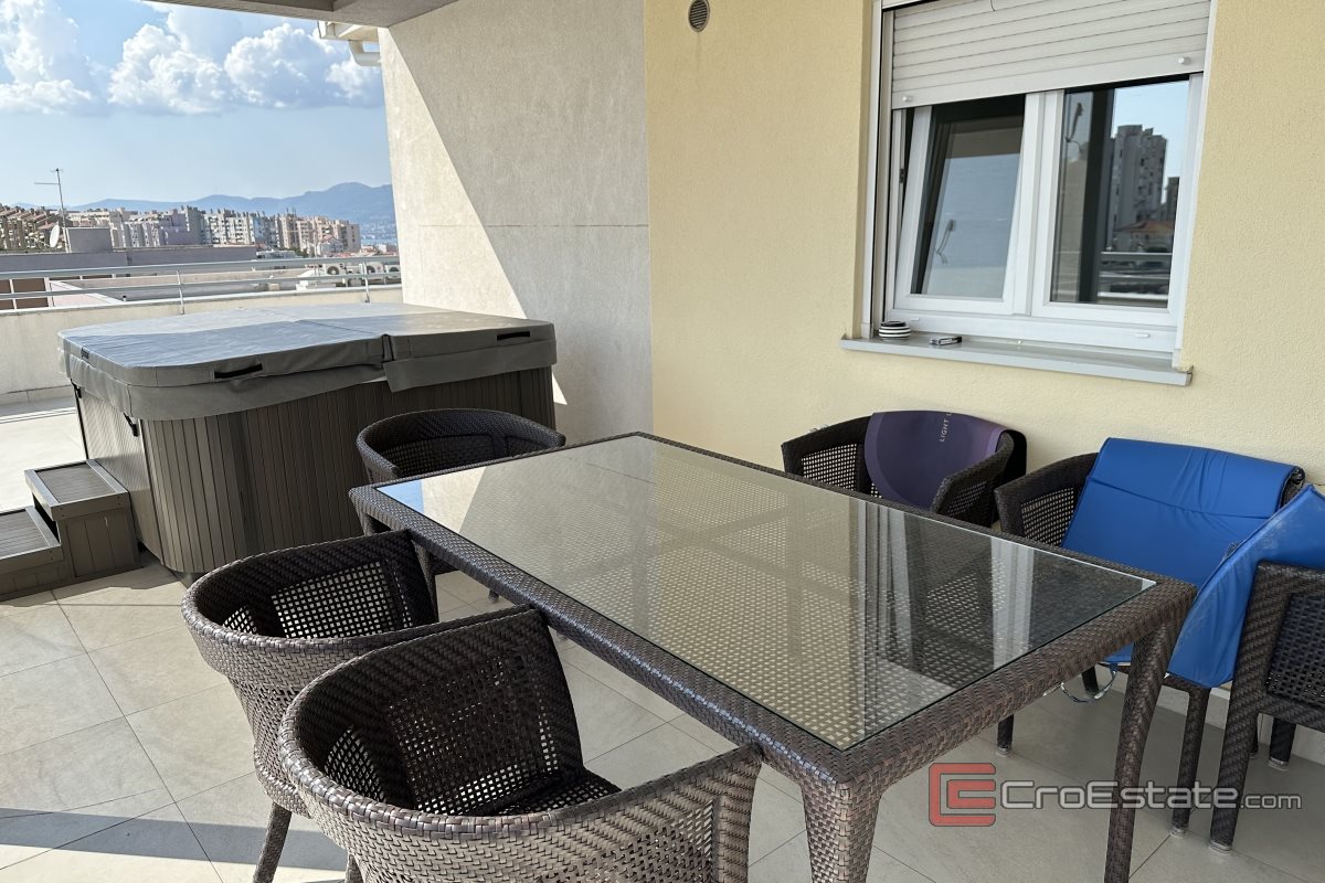 Chorvatsko,Split - Dragovode – Unikátní penthouse s prostornou terasou ...