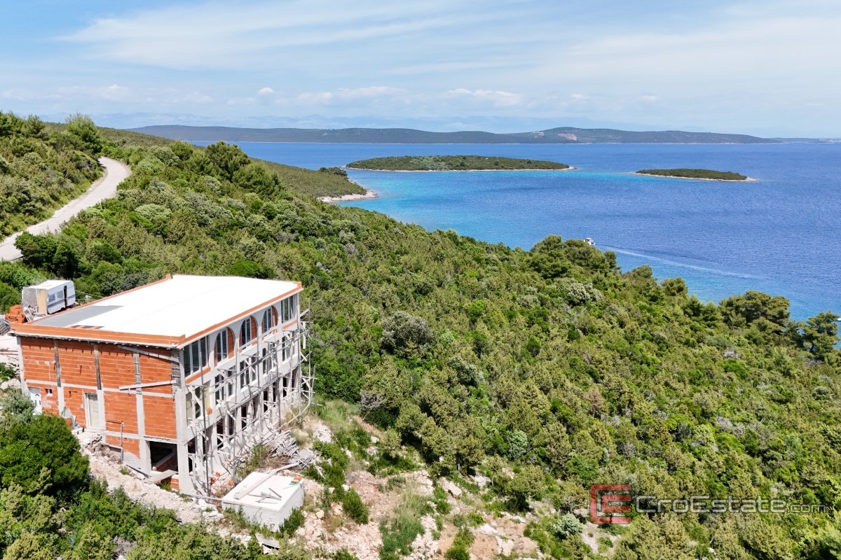 Croatia,Dugi otok - House with great potential in complete seclusion